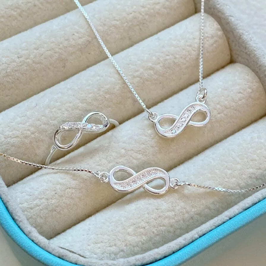 Colar feminino: 04 ideias para usar mais de um - Caminho da Prata - Blog